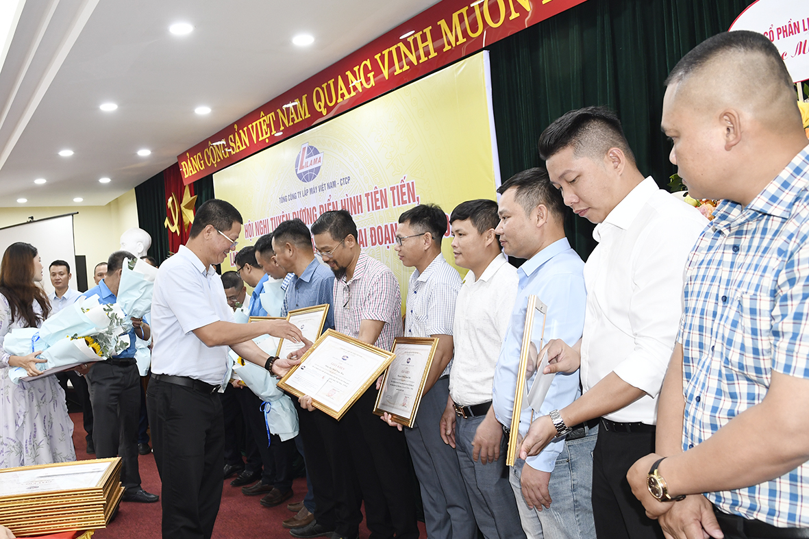 Tổng công ty Lắp máy Việt Nam (LILAMA): Tổ chức Hội nghị tuyên dương ...